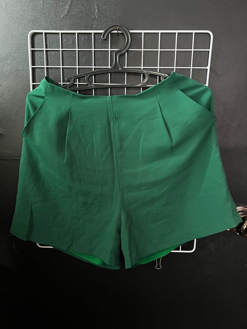 Green shorts, Women's Fashion, Bottoms, Shorts on Carousell