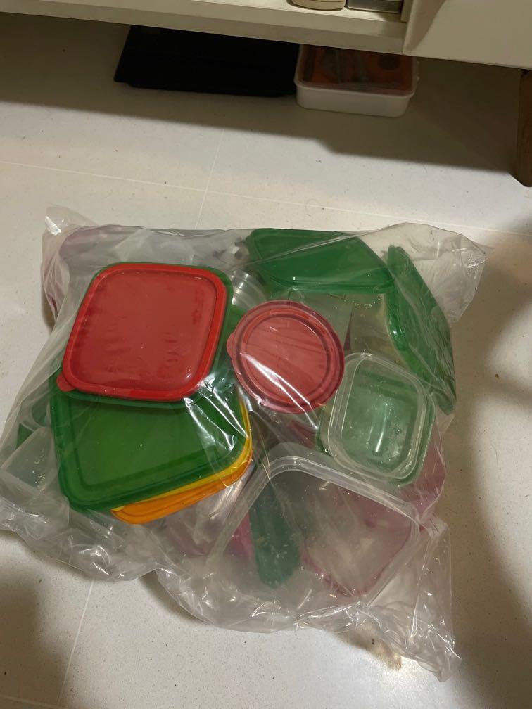 Plastic containers of different sizes, Furniture & Home Living ...