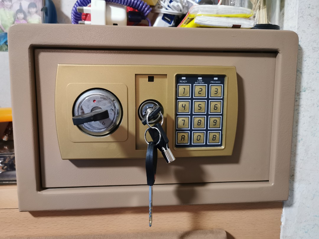 Safe Box, Furniture & Home Living, Security & Locks, Safe on Carousell