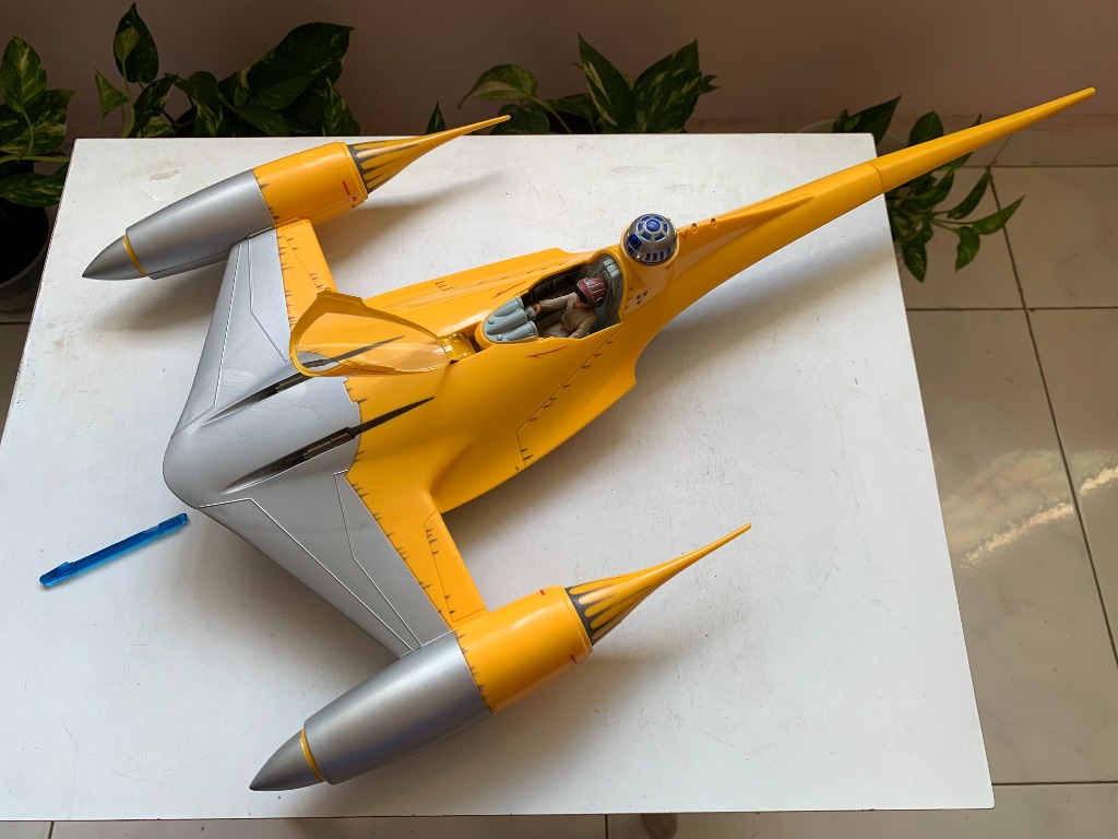 Star Wars Naboo Starfighter, Hobbies & Toys, Toys & Games on Carousell