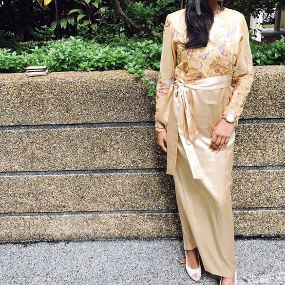 Tailor-made dress for hari raya, Women's Fashion, Muslimah Fashion ...