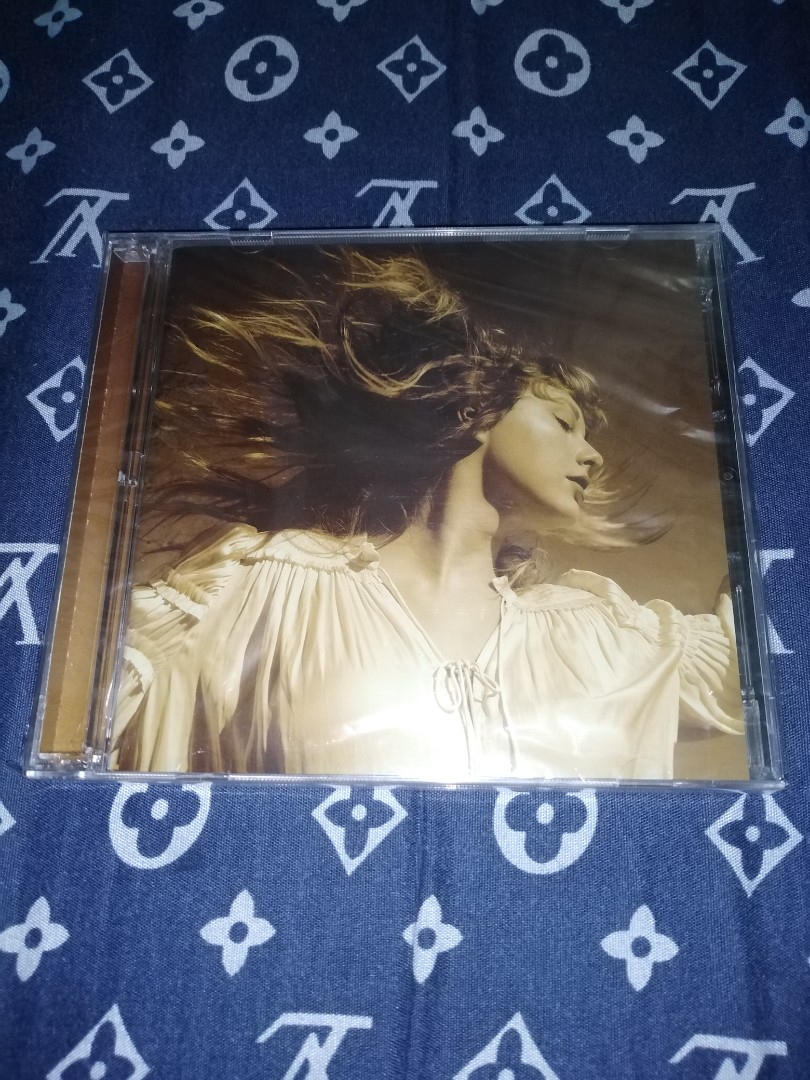 TAYLOR SWIFT - FEARLESS (TAYLOR'S VERSION), Hobbies & Toys, Music ...