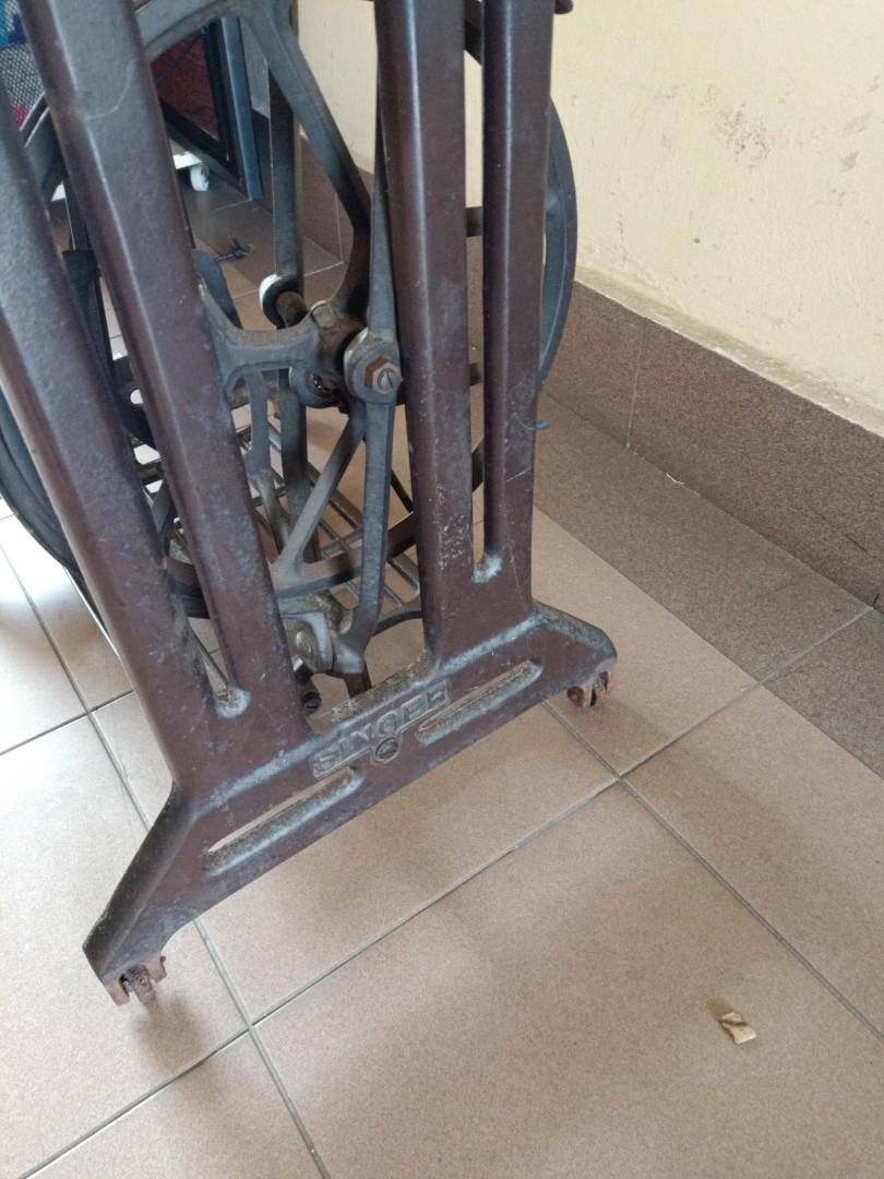 Vintage Singer sewing legs table, Hobbies & Toys, Memorabilia ...