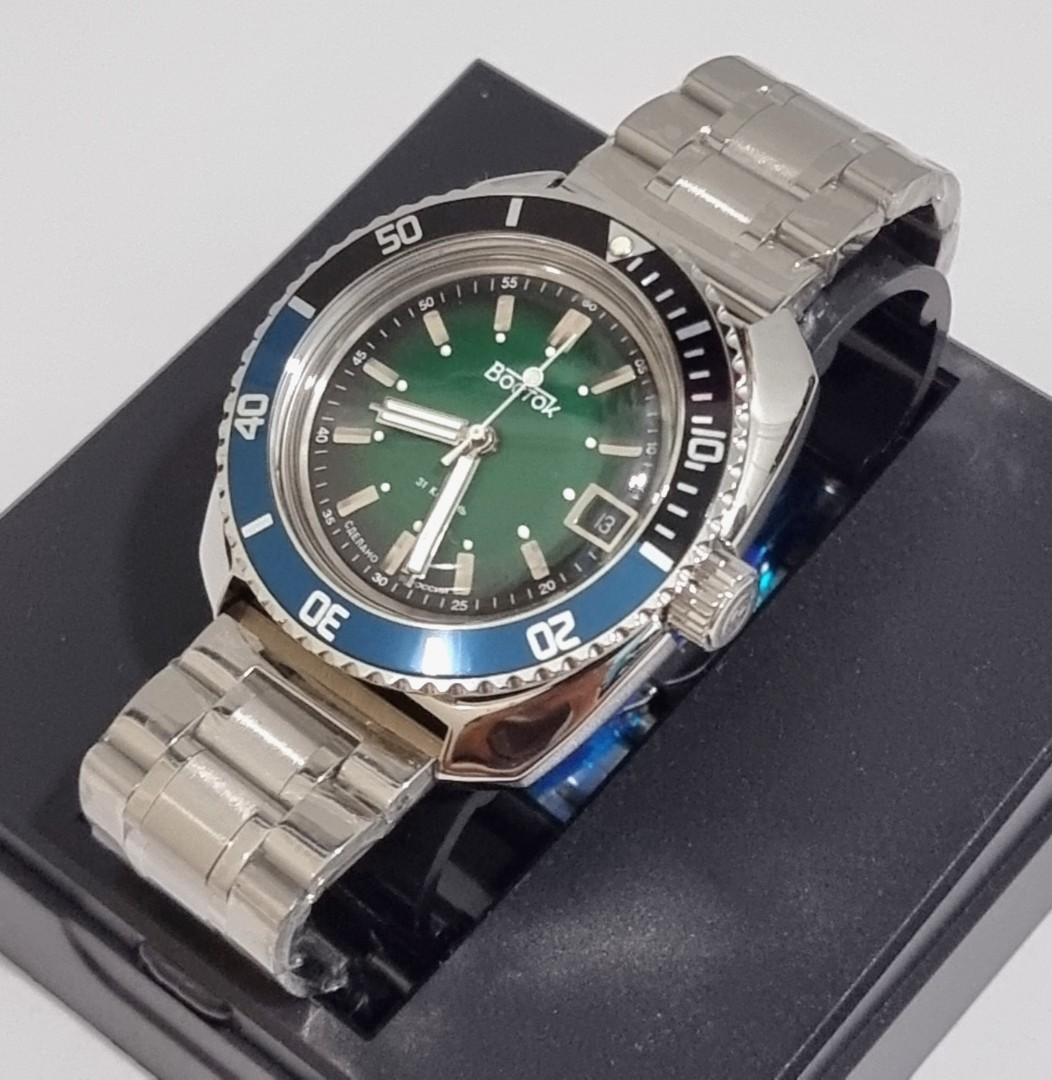 Vostok Amphibian Classic Dive Watch 71002А | Fume Green Dial & Batman ...