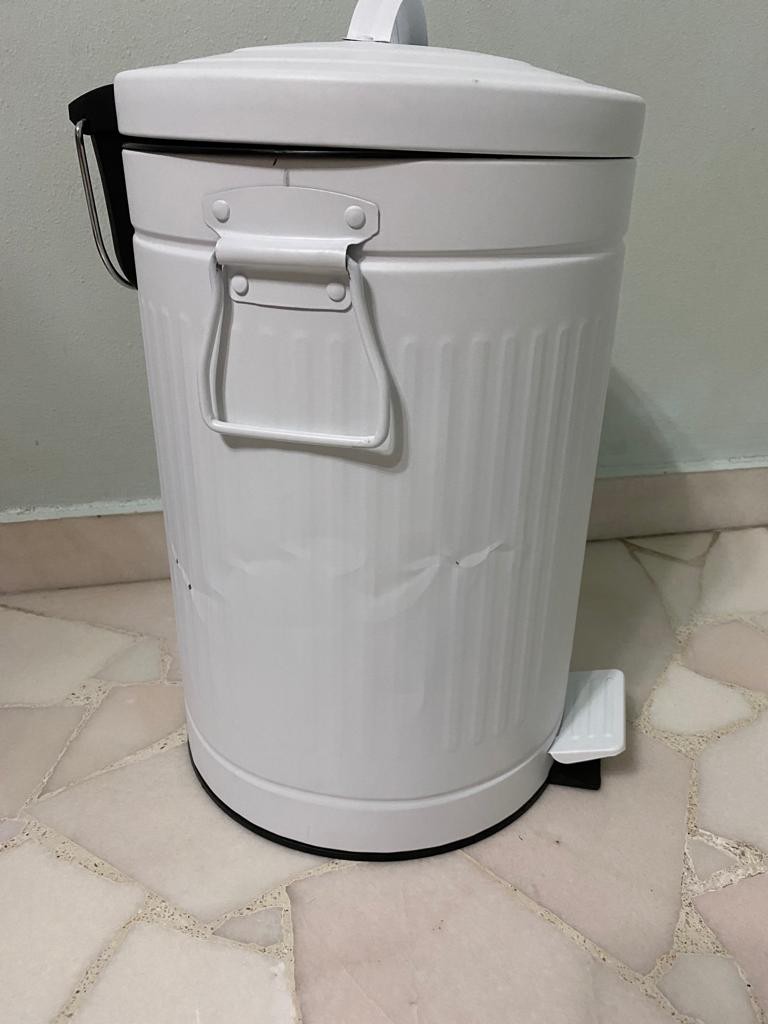 White Bin, Furniture & Home Living, Cleaning & Homecare Supplies, Waste ...