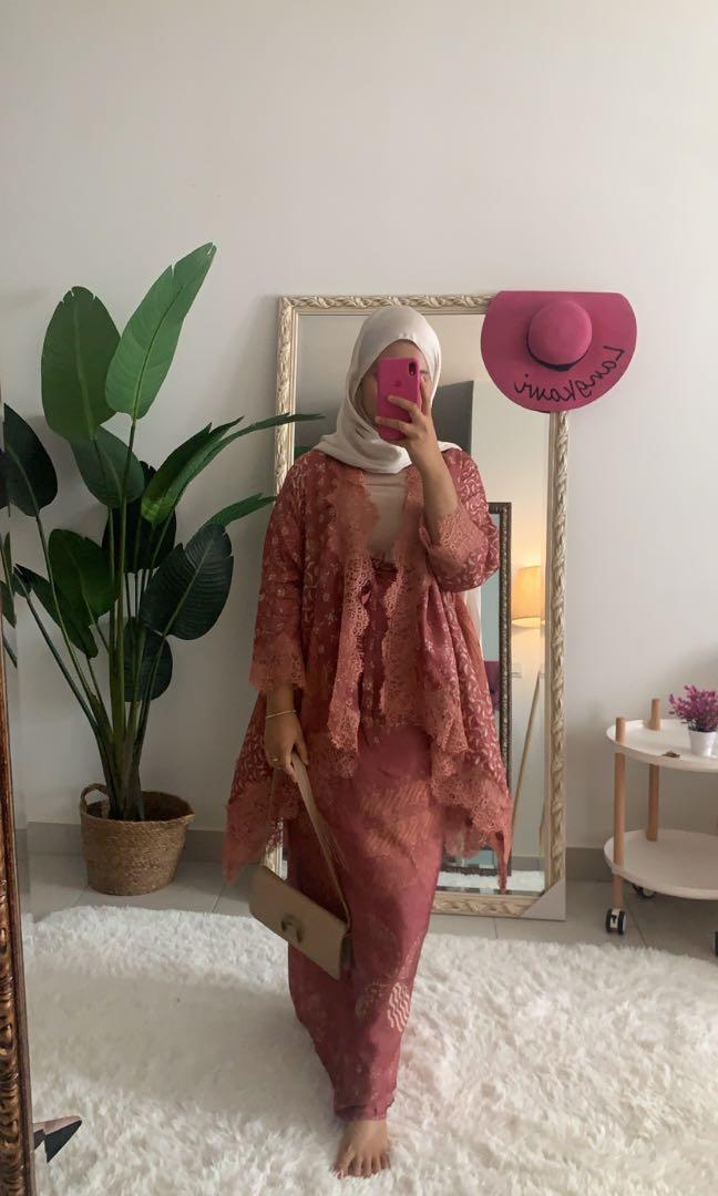 Alaina series batik, Women's Fashion, Muslimah Fashion, Kaftans ...