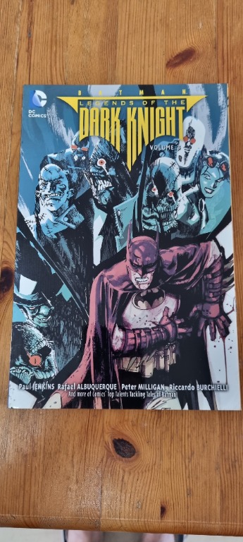Batman tpb, Hobbies & Toys, Books & Magazines, Comics & Manga on Carousell