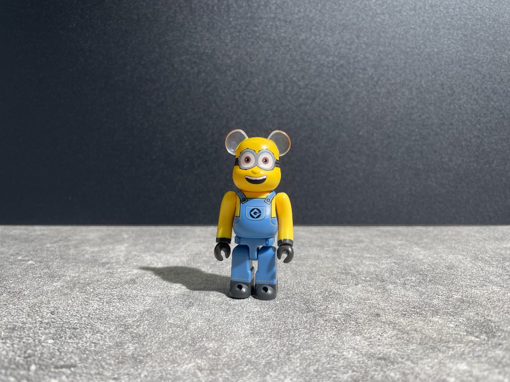 Bearbrick Minion 100%, 興趣及遊戲, 玩具 & 遊戲類 - Carousell
