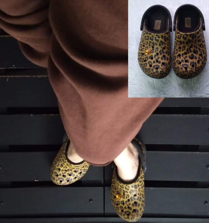 CROCS LEOPARD LINED CLOGS, Women's Fashion, Footwear, Flats & Sandals ...