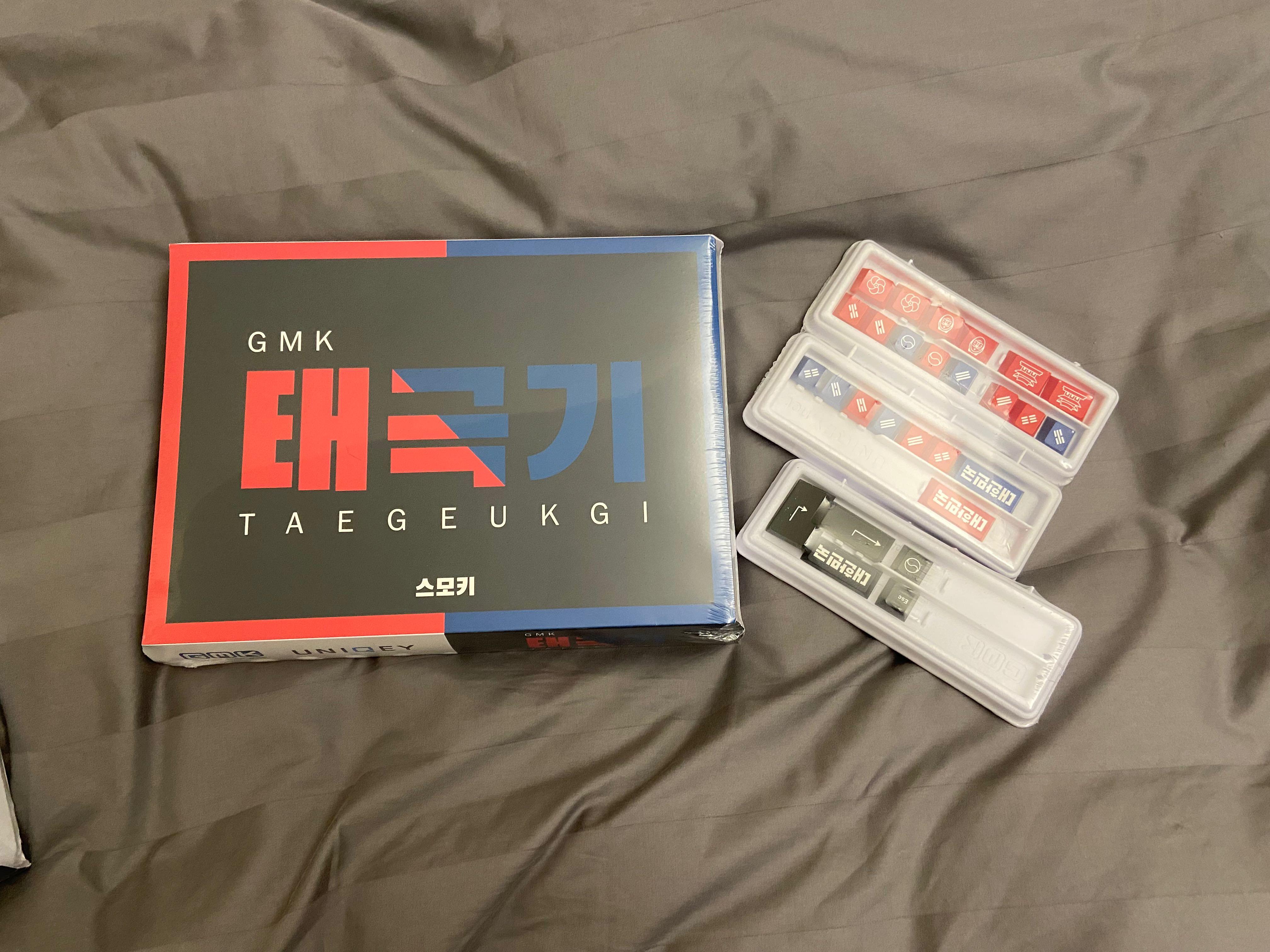 GMK Taegeukgi Base Kit + Novelties + Black Days Keycaps BNIB, 電腦＆科技, 電腦 ...