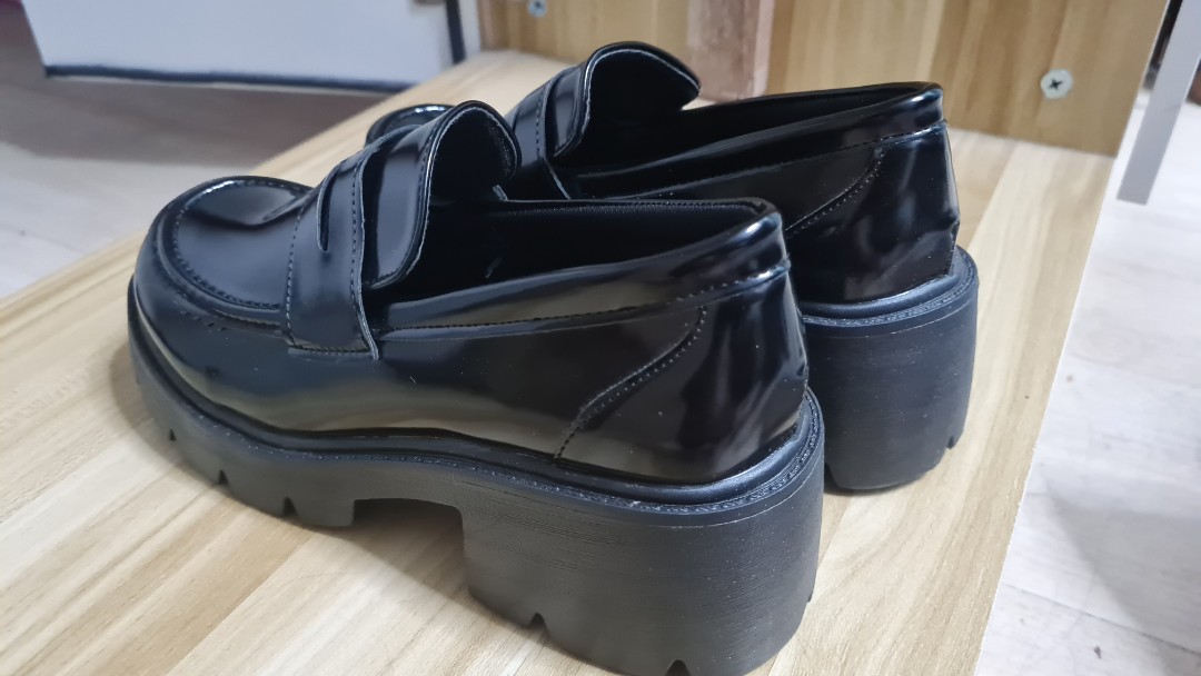 Japanese school girl loafer shoes black shiny, Women's Fashion ...