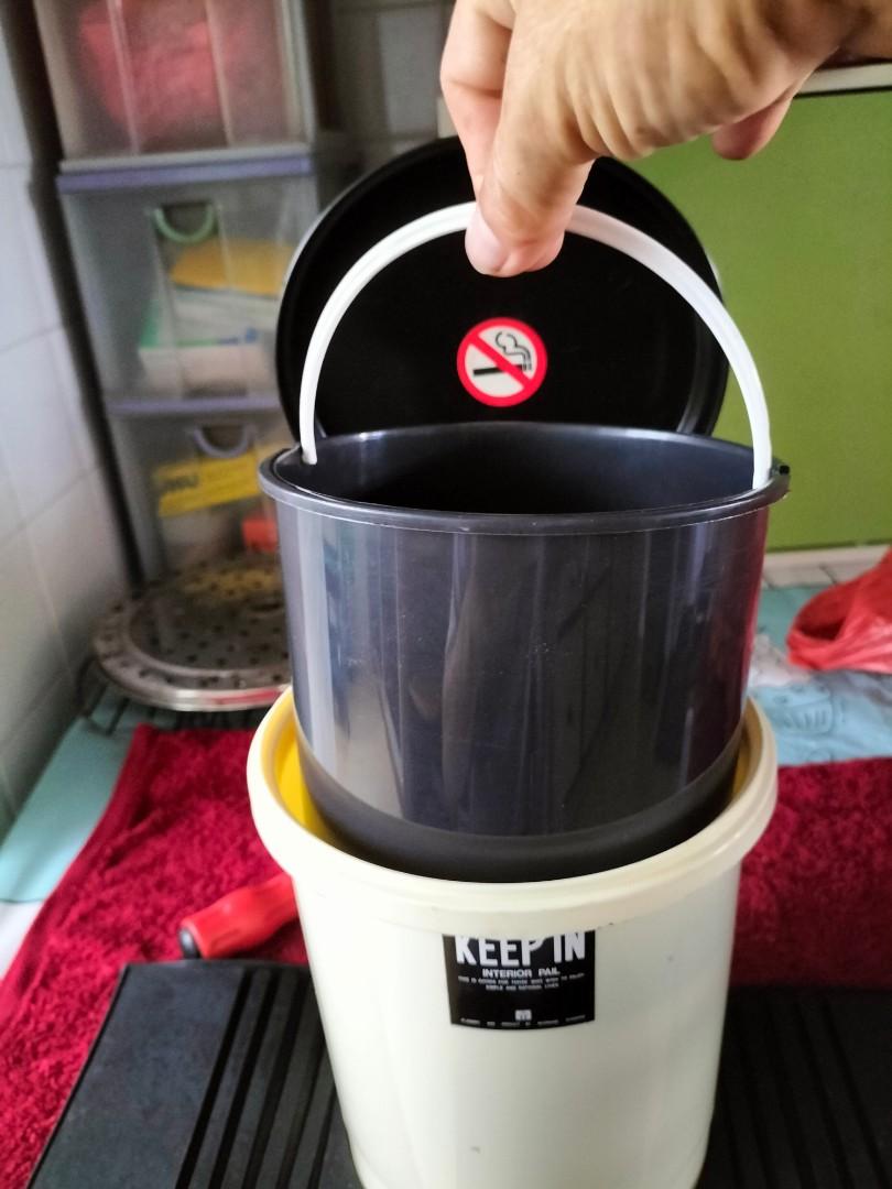 mini dustbin attach with base rubber mat, Everything Else on Carousell