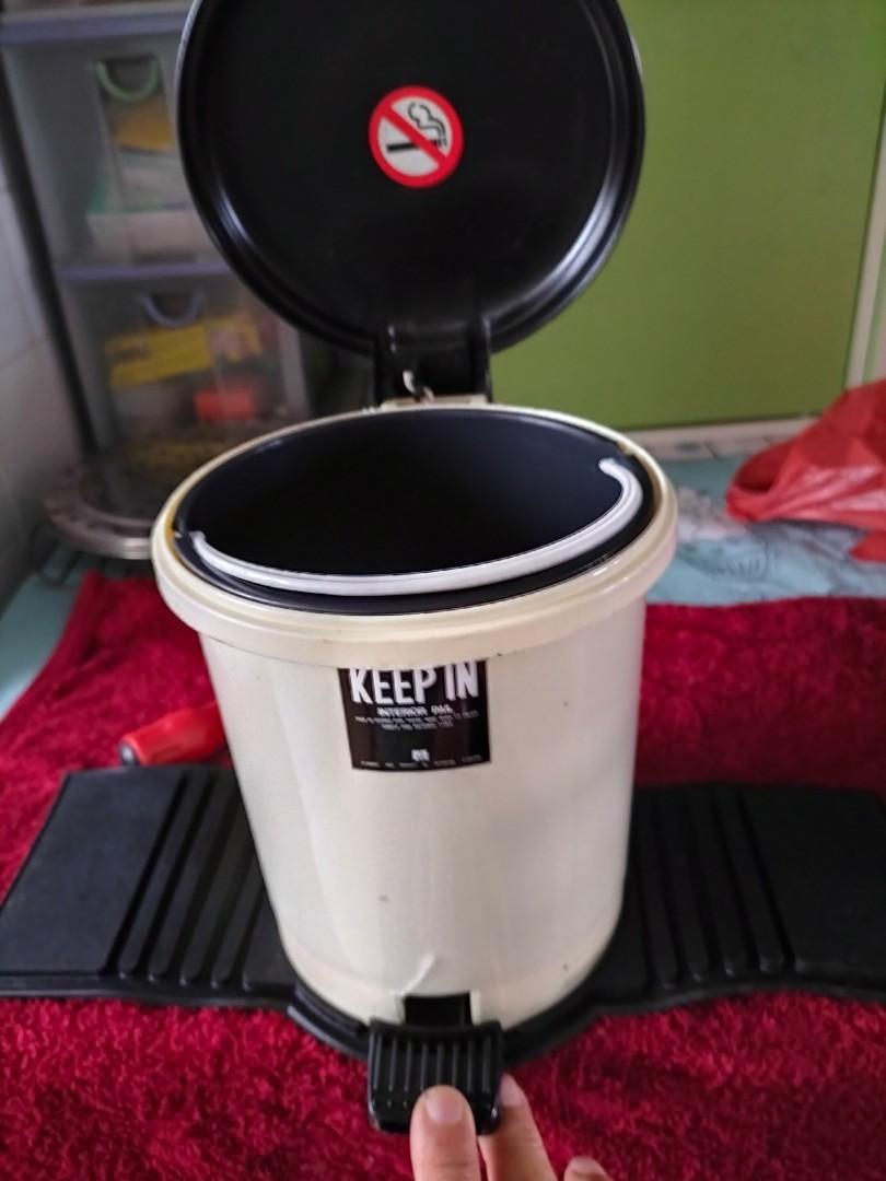 mini dustbin attach with base rubber mat, Everything Else on Carousell
