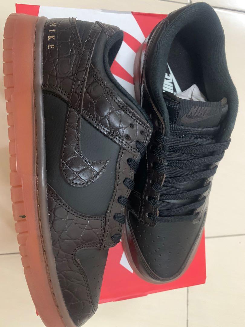NIKE DUNK VELVET BROWN, Men's Fashion, Footwear, Sneakers on Carousell