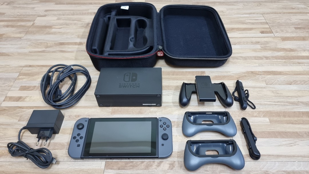 Nintendo Switch 1st Gen Full Set (Used) + Travel Pack + Freebies, Video ...