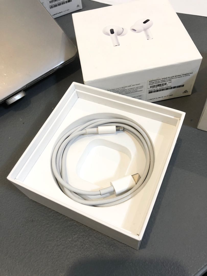 Orginal Apple Lighting cable (USB-C to Lighting cable), Mobile Phones ...