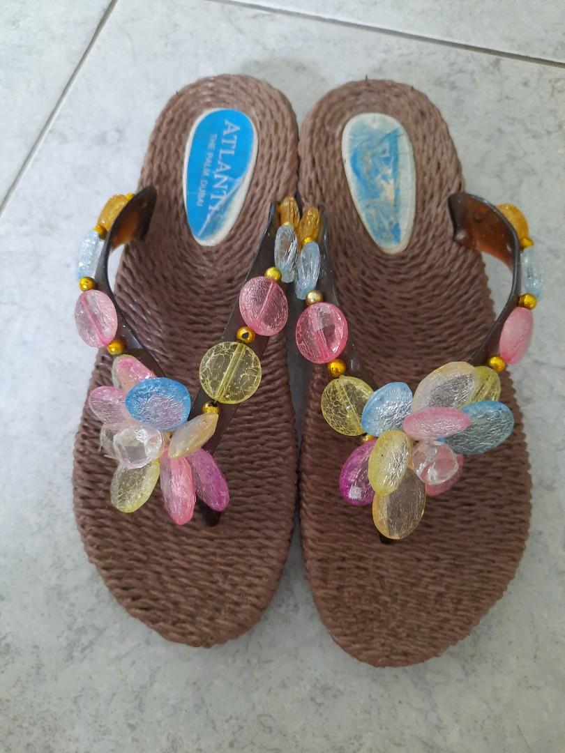 Sendal cantik dan nyaman dipakai, Fesyen Wanita, Sepatu di Carousell