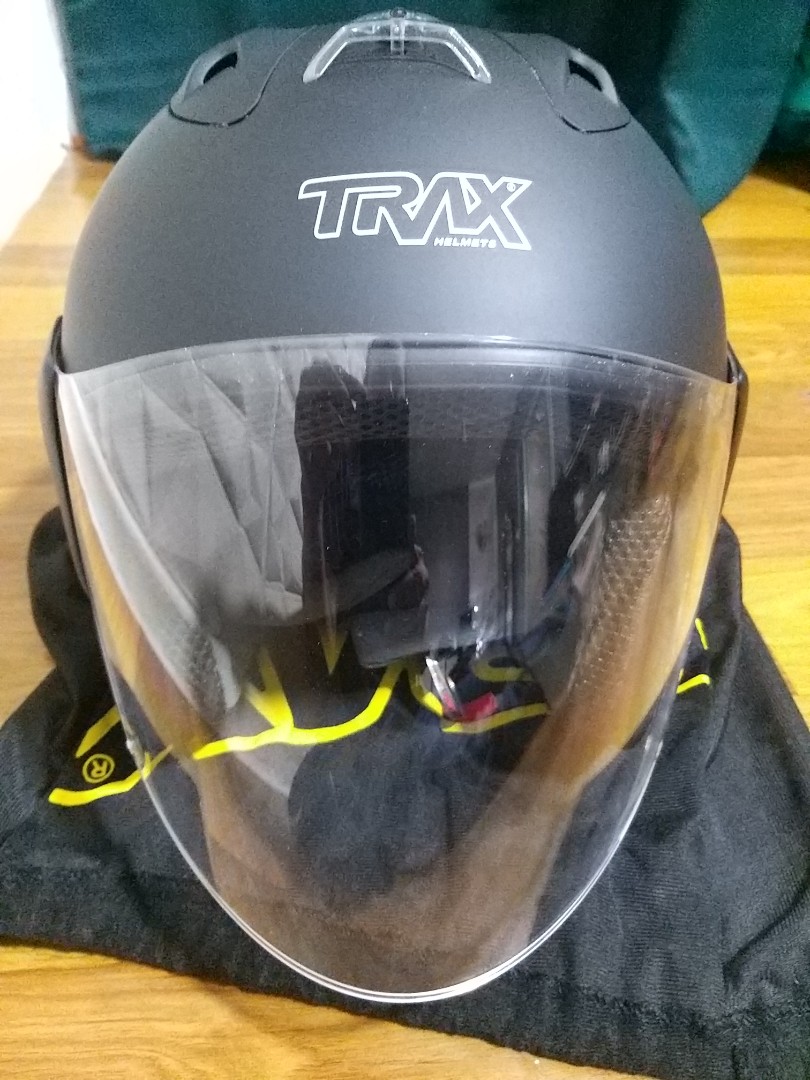 TRAX HELMET, Motorcycles, Motorcycle Accessories on Carousell