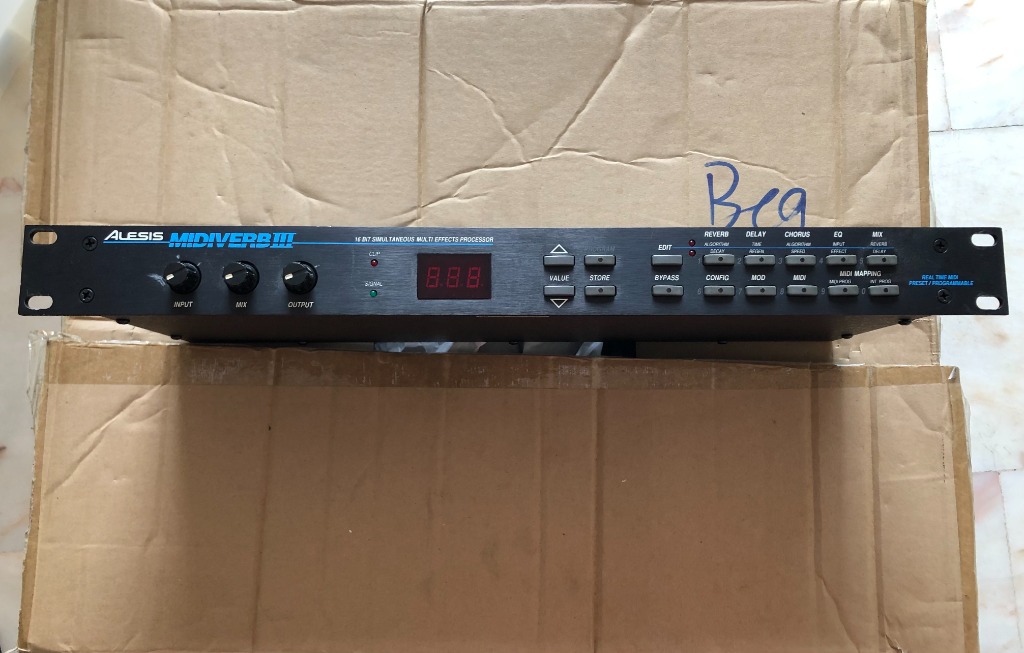 Alesis MIDIVERB III, Hobbies & Toys, Music & Media, Music Accessories ...