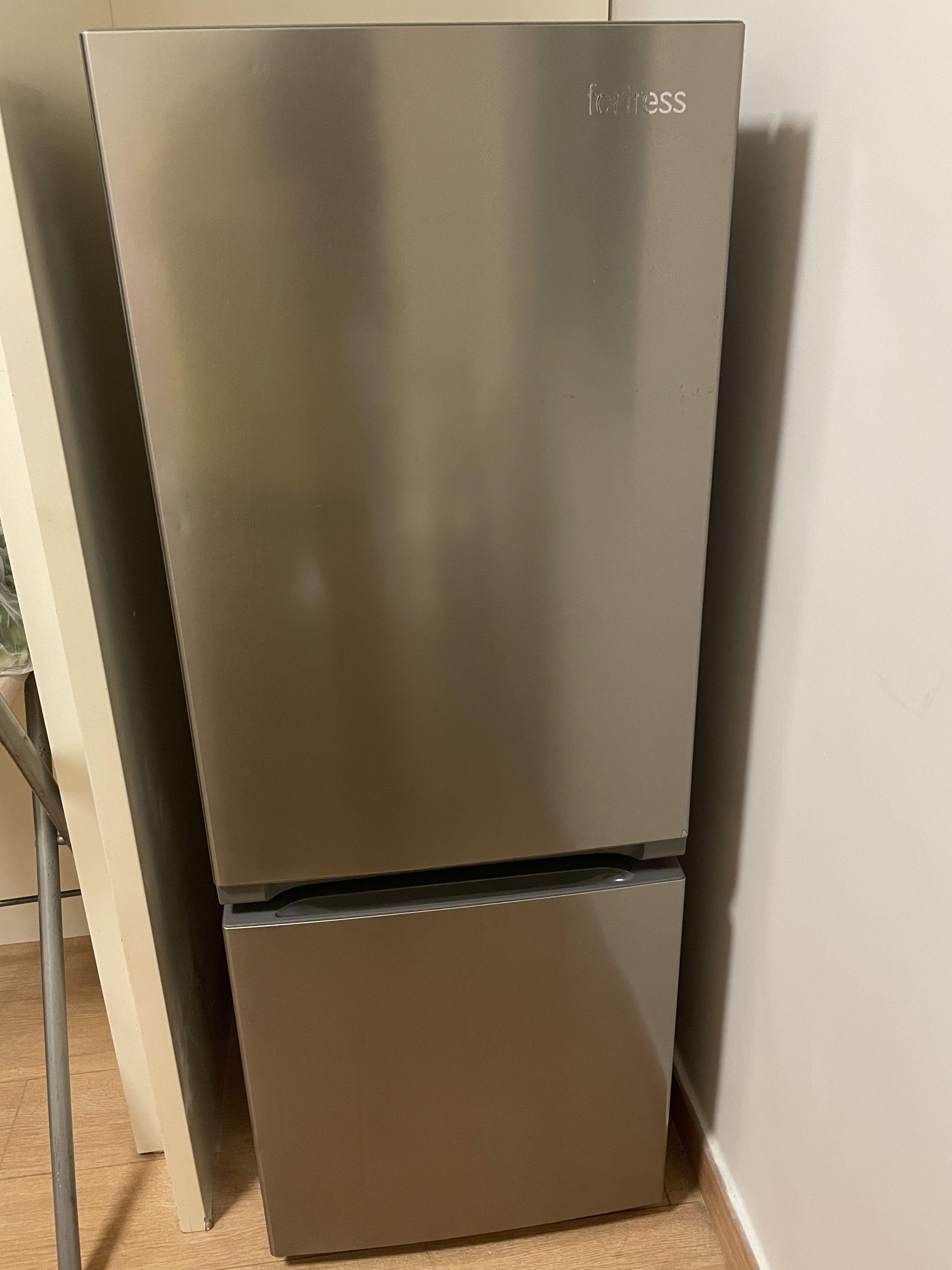 Fortress Refrigerator/Fridge 雪櫃, 家庭電器, 廚房電器, 雪櫃及冰櫃 - Carousell