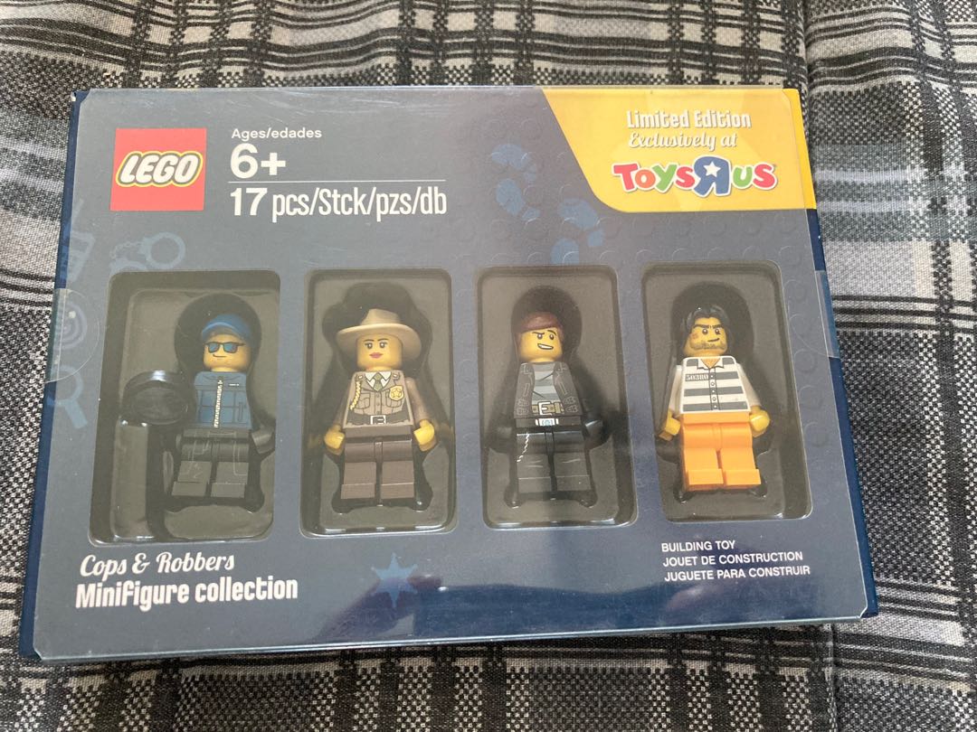 Lego Cops and Robbers Minifigure Set - ToysRUs Bricktober Limited ...