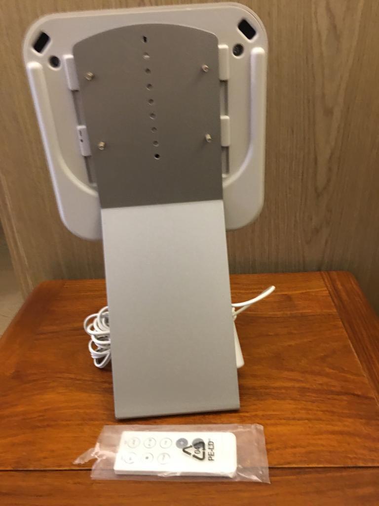 Muji CD player (fully functional!), 家庭電器, 轉插器及插頭 - Carousell