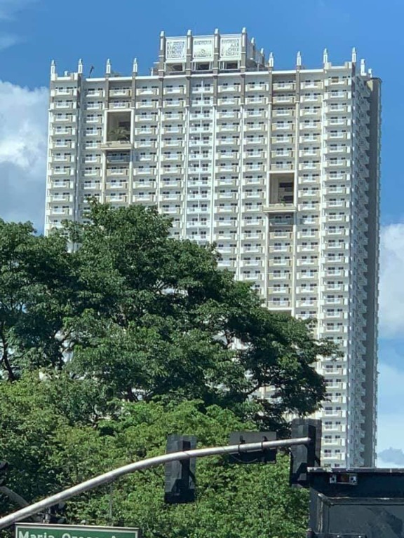 Nice View Torre de Manila 1 Bedroom with Parking Condo in Manila near ...