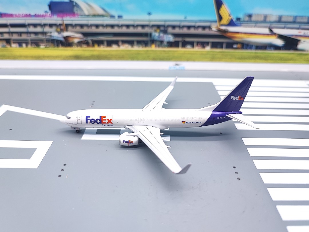Panda Models 1:400 FedEx B737-800BCF G-NPTD, Hobbies & Toys, Toys ...