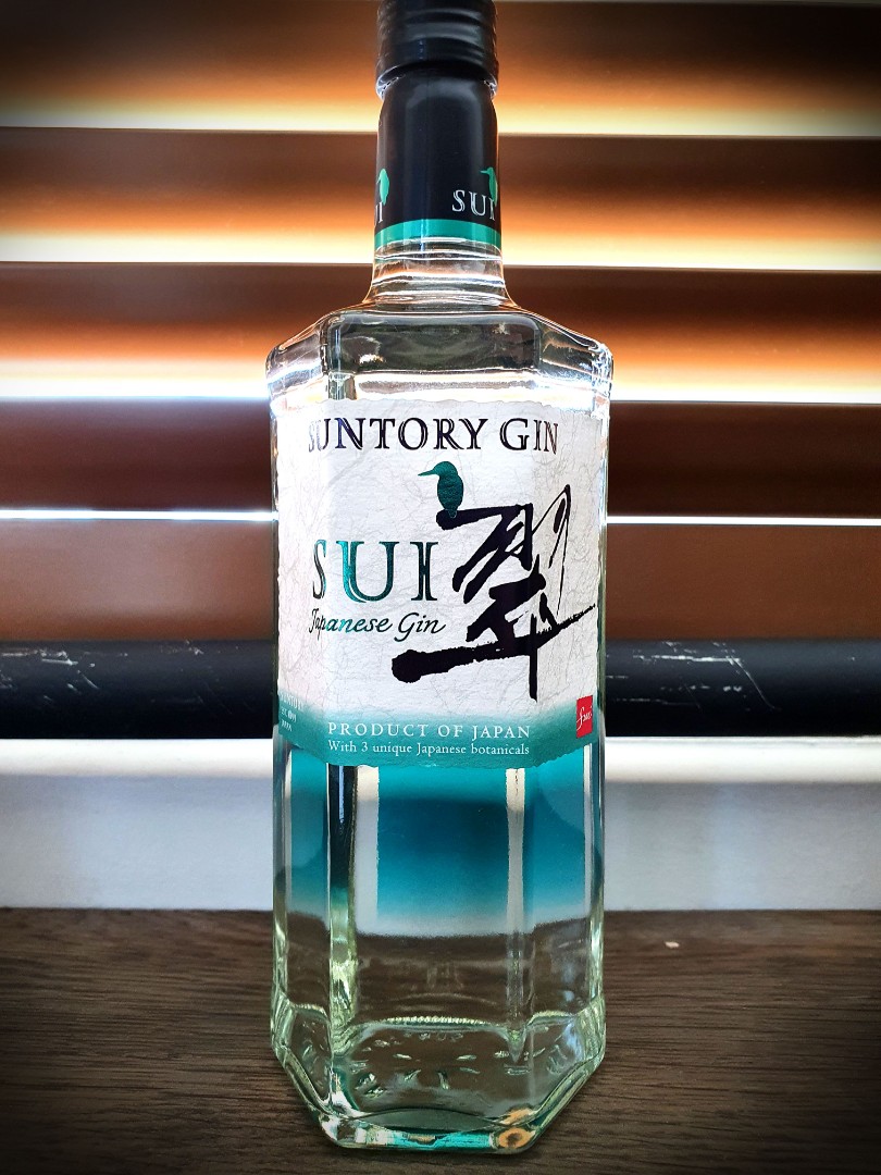 GIN - Sui Gin 700ml 40.0%, Food & Drinks, Alcoholic Beverages on Carousell