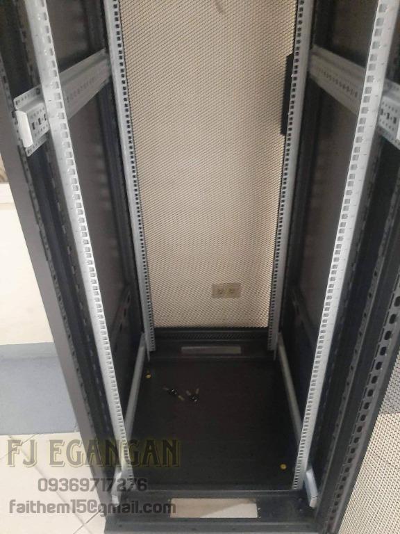 Toten 42U Free Standing Data Cabinet W=600x D=800x H=7FT | 42U 7ft Data ...