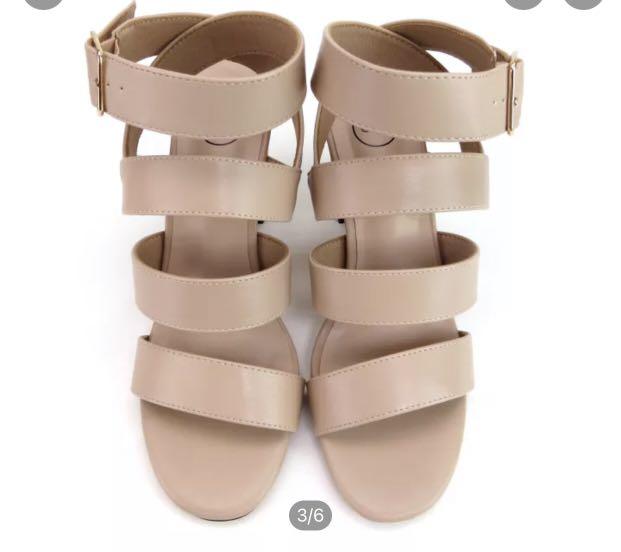 Gibi Galicia Style, Women's Fashion, Footwear, Flats & Sandals on Carousell