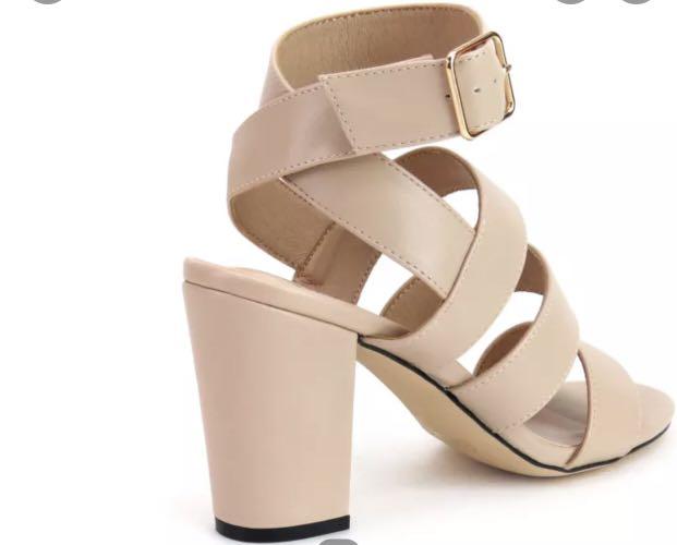 Gibi Galicia Style, Women's Fashion, Footwear, Flats & Sandals on Carousell
