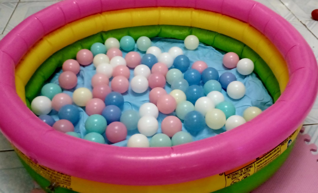 Intex swimming pool with 70 ball pit balls, Babies & Kids, Infant ...