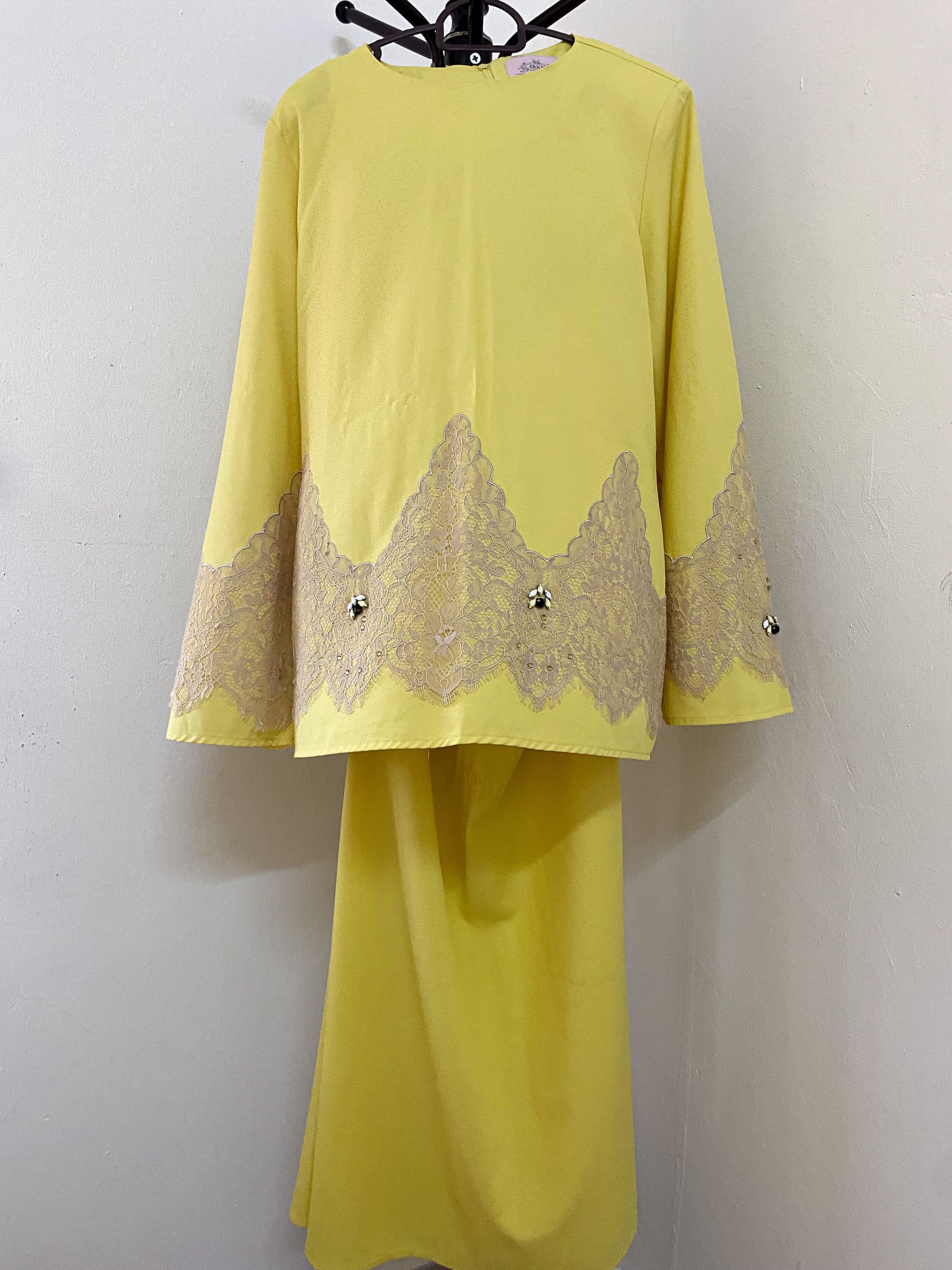 JAKEL kurung set in yellow, Women's Fashion, Muslimah Fashion, Baju ...
