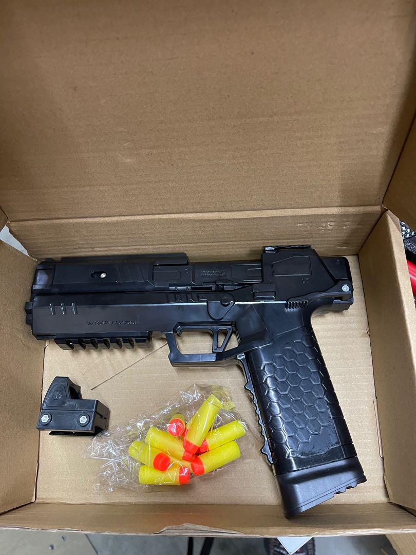 Nerf Gun Lizzy Gecko 2.0 black, Hobbies & Toys, Toys & Games on Carousell