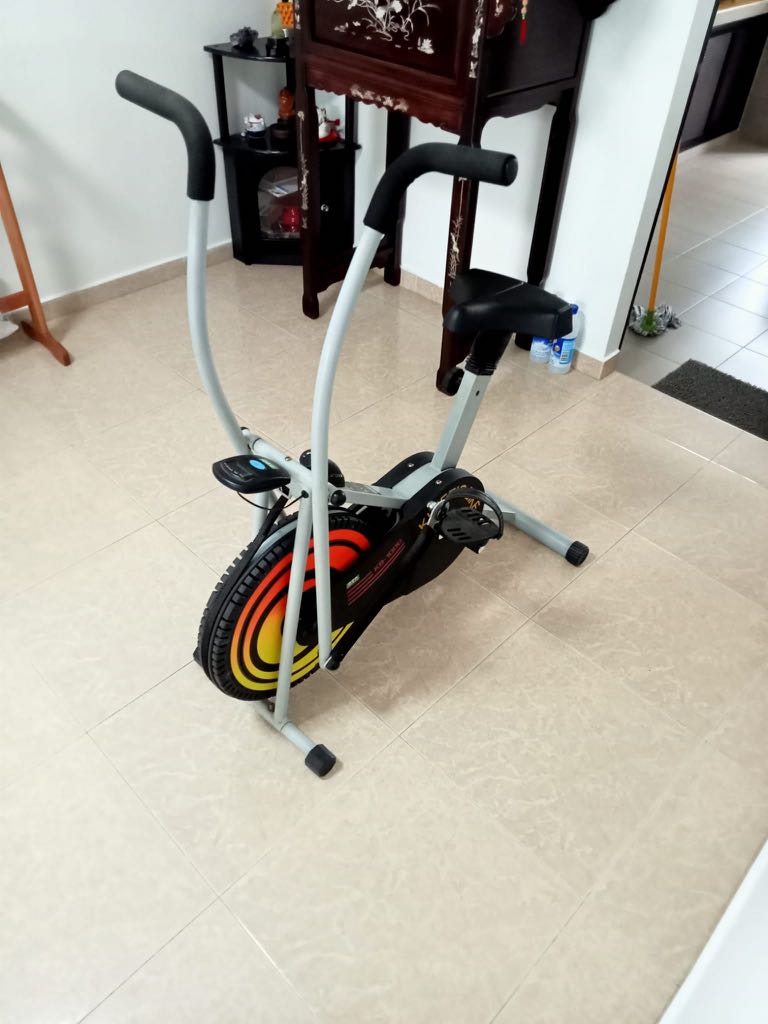 OTO KINETIC BIKE, Sports Equipment, Exercise & Fitness, Cardio ...