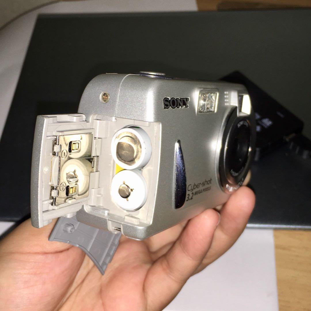 Sony Cybershot DSC-P3.2, Photography, Cameras on Carousell