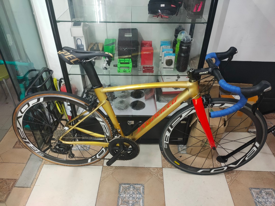 Specialized allez sprint, 52 size, 105 groupset, roval carbon wheel ...
