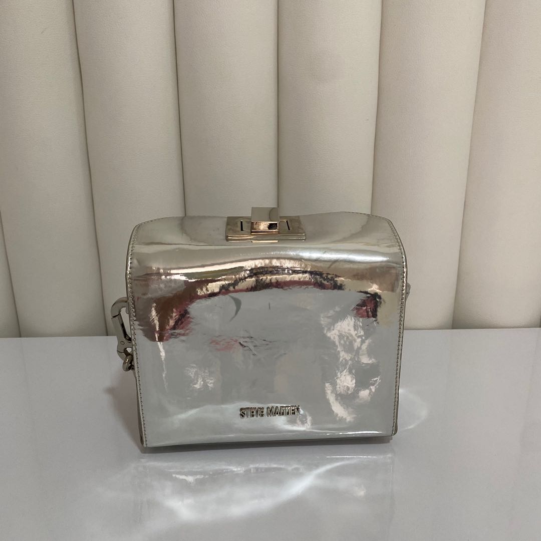 Steve Madden Box Bag - Silver, Women's Fashion, Bags & Wallets, Cross ...