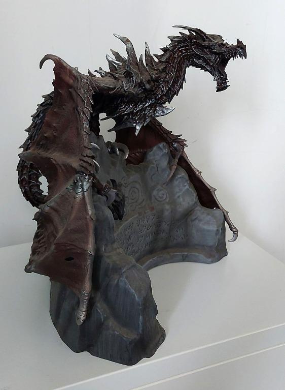 The Elder Scrolls V: Skyrim Collector's Edition - Alduin Dragon & Base ...
