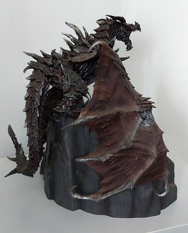 The Elder Scrolls V: Skyrim Collector's Edition - Alduin Dragon & Base ...