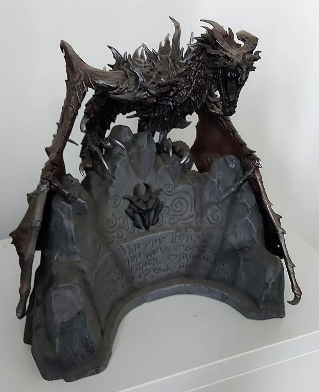 The Elder Scrolls V: Skyrim Collector's Edition - Alduin Dragon & Base ...