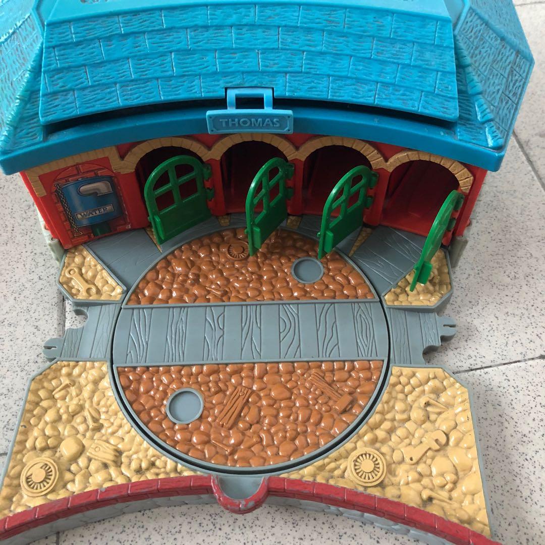 Thomas roundhouse Take Along track set, Babies & Kids, Infant Playtime ...