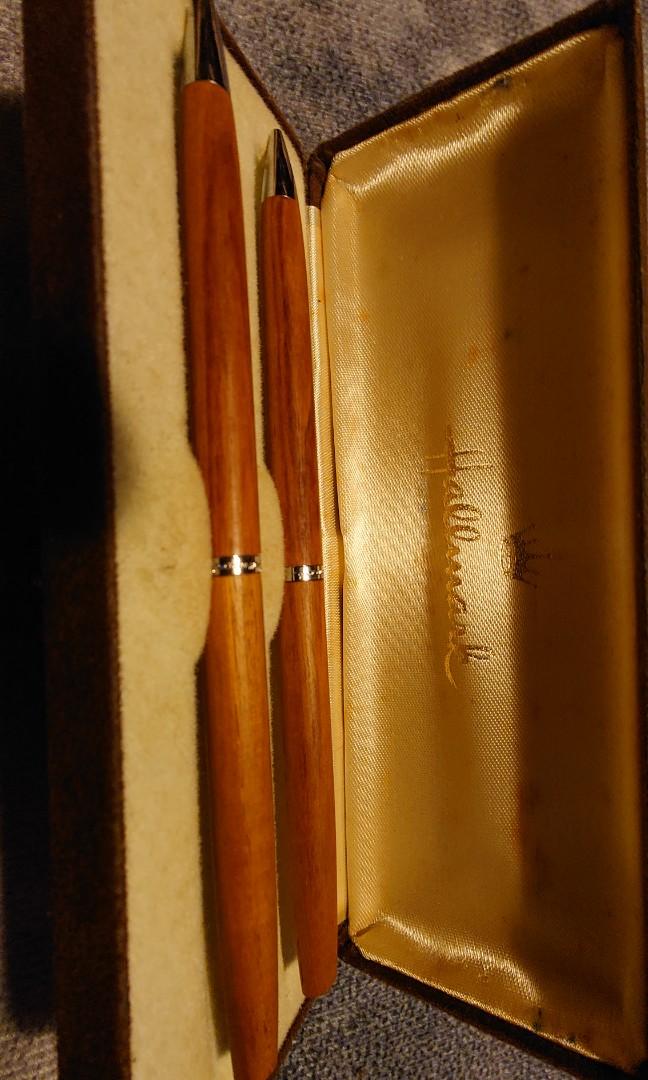 Vintage Hallmark wooden pen and pencil set, 興趣及遊戲, 手作＆自家設計, 文具 - Carousell