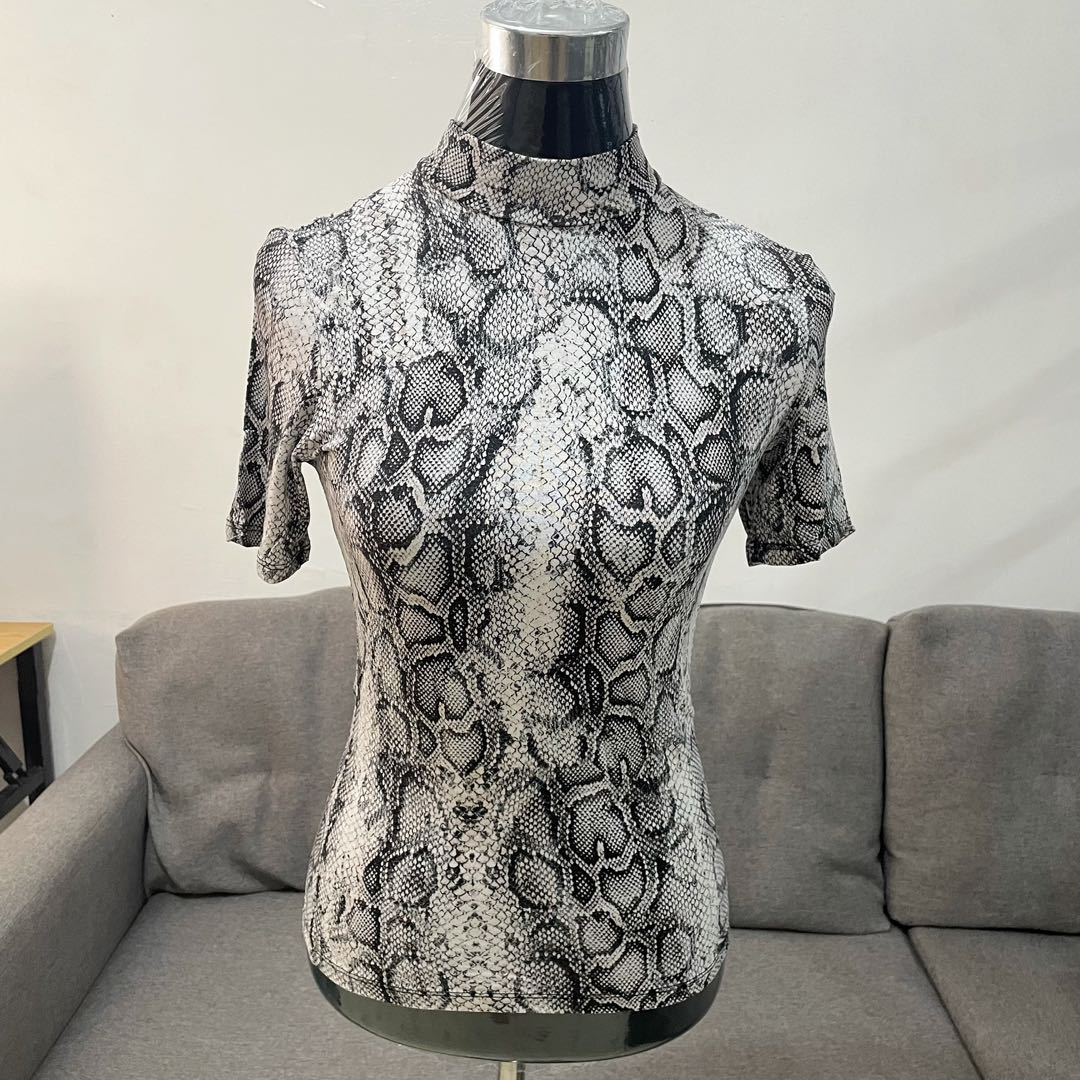 Amisu Snake print turtle spandex top, Women's Fashion, Tops, Blouses on ...