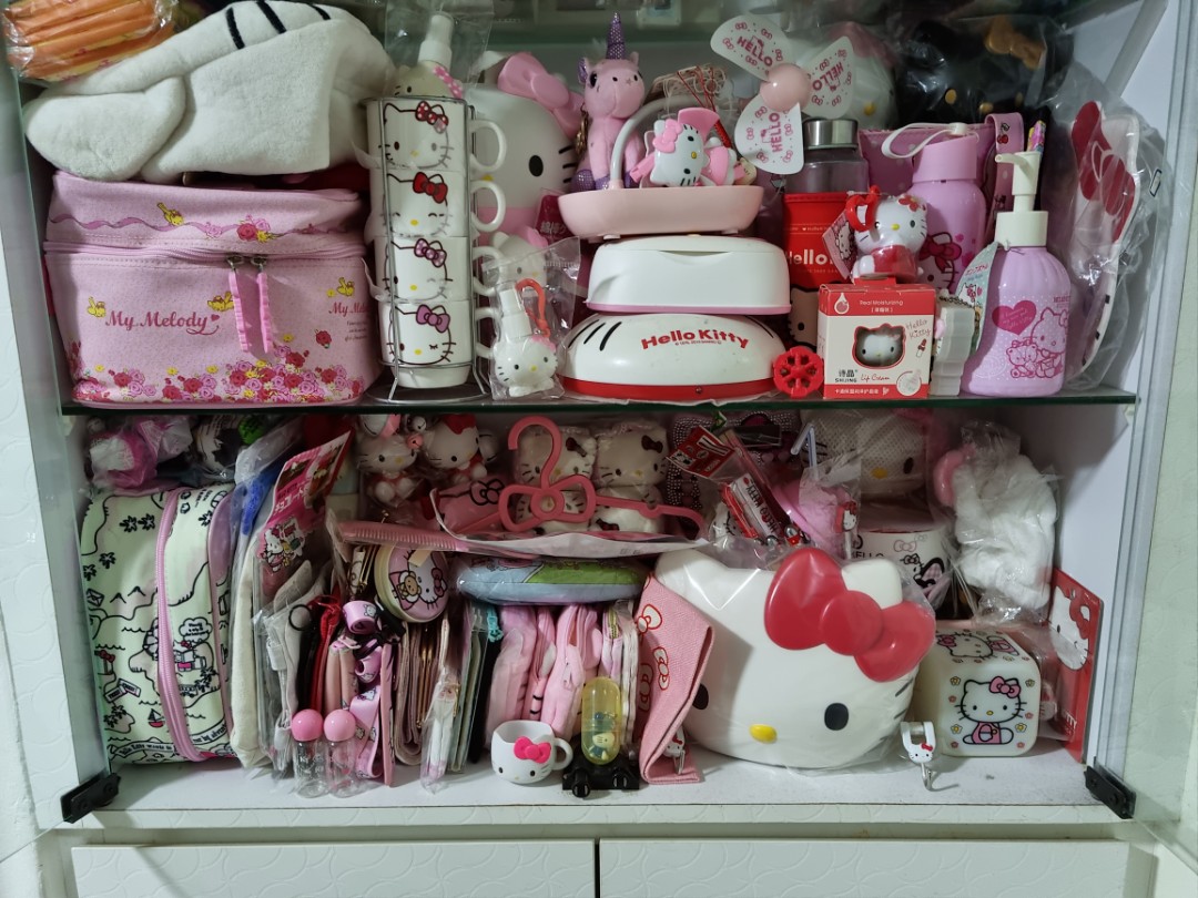 Hello kitty collection, Hobbies & Toys, Memorabilia & Collectibles, Fan ...