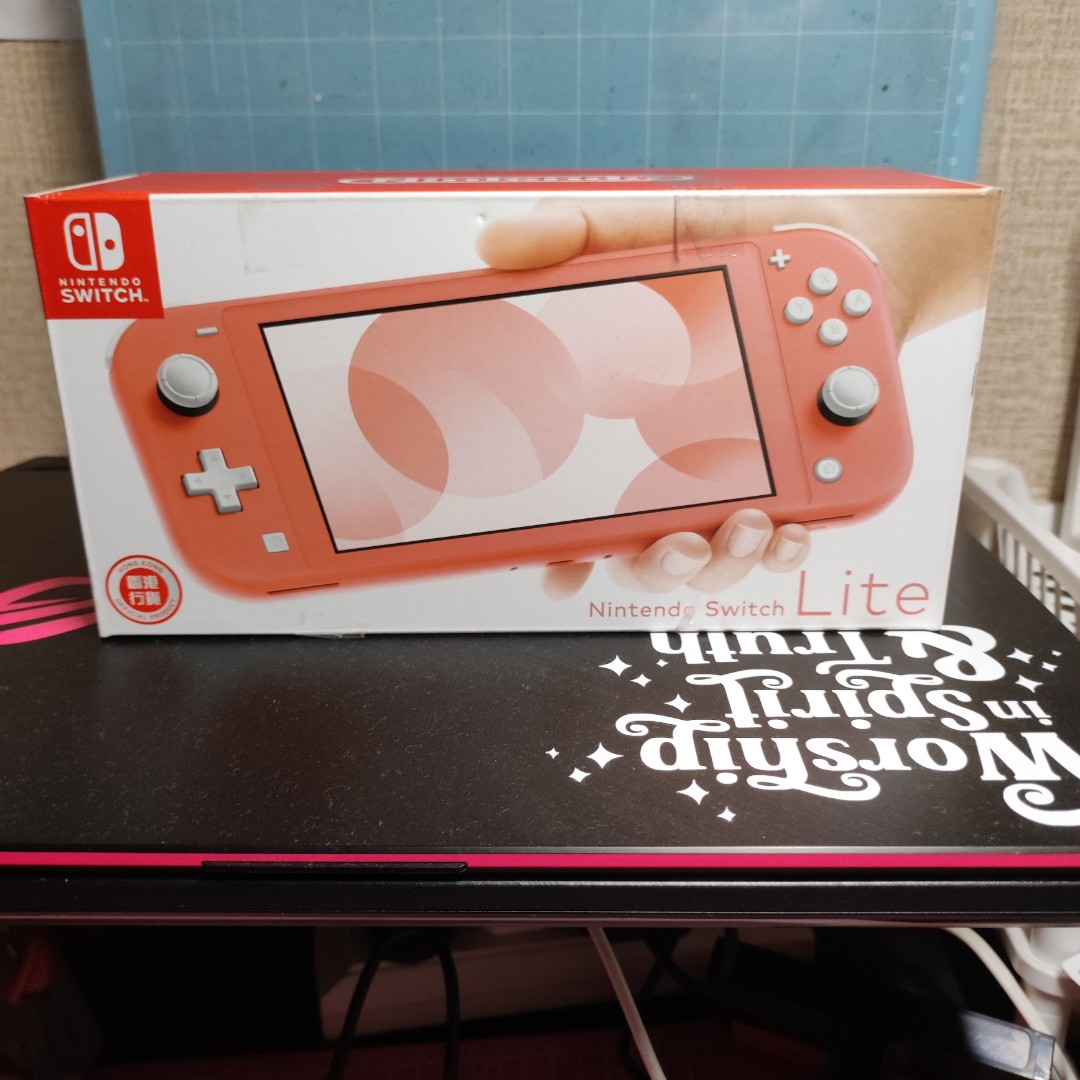 Nintendo Switch Lite - Coral (as in 90% bago pa), Video Gaming, Video ...
