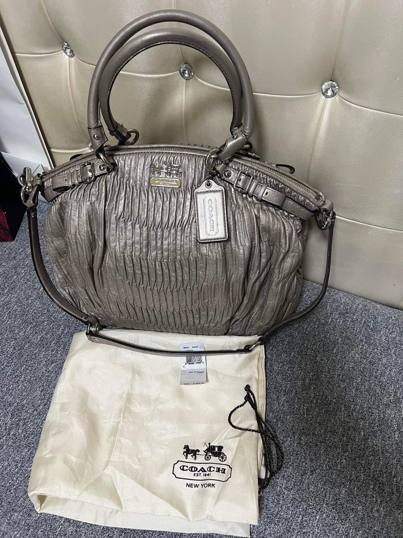 Orig Coach Lindsey, Women's Fashion, Bags & Wallets, Shoulder Bags on ...