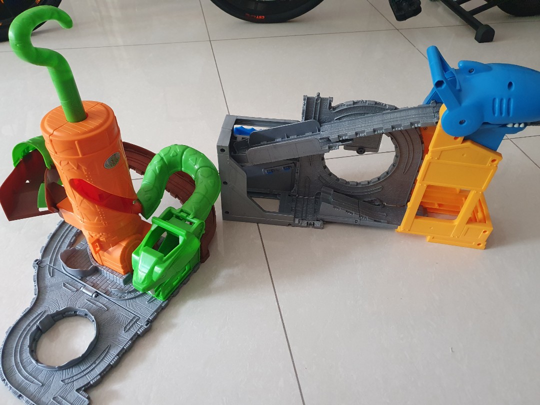 Thomas sets, Hobbies & Toys, Toys & Games on Carousell