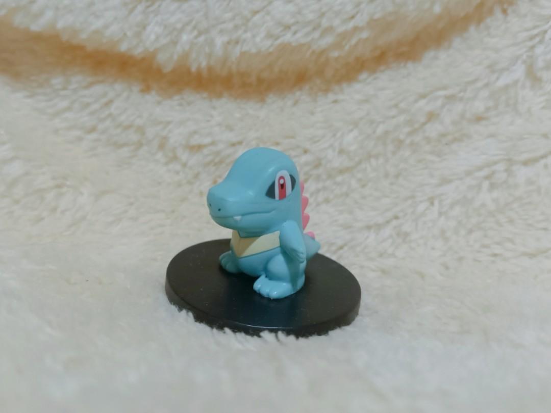 TOTODILE w/base, Hobbies & Toys, Toys & Games on Carousell